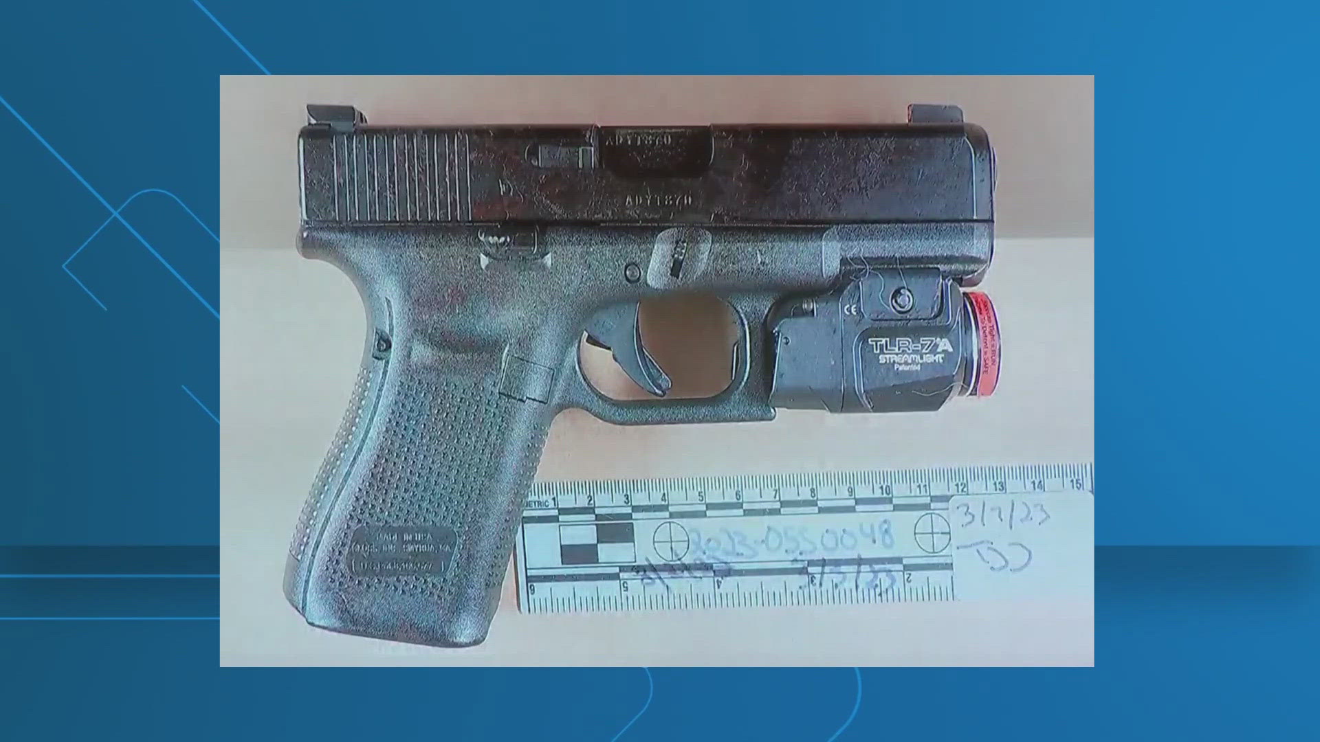 Fingerprints on knife could've belonged to Banfield, analyst testifies ...