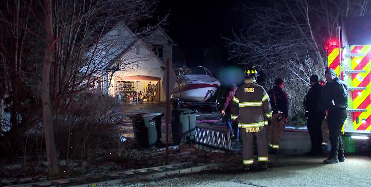Firefighter falls through floor at Kenosha County house fire