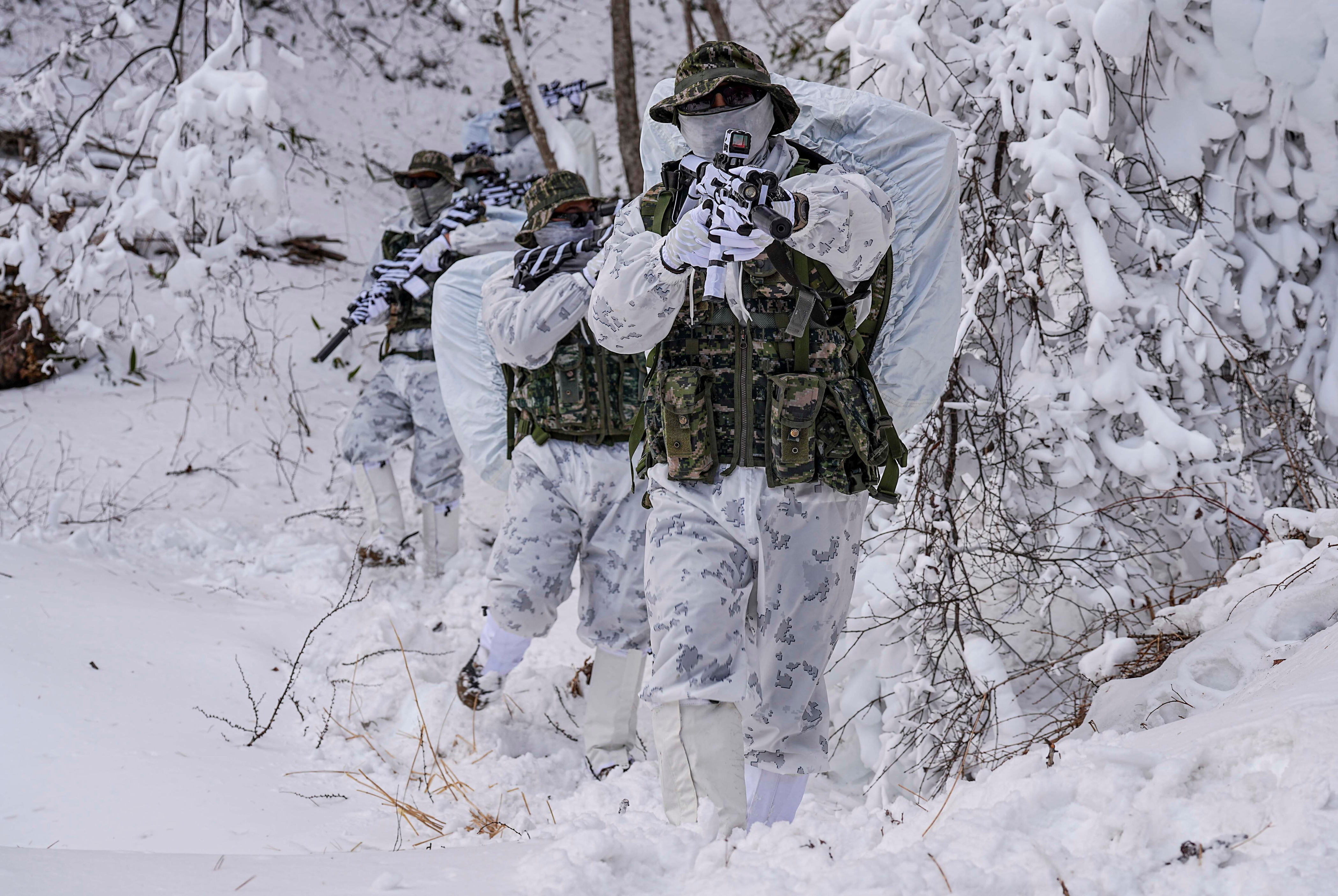 Marine Corps Special Reconnaissance Brigade conducts first winter ...