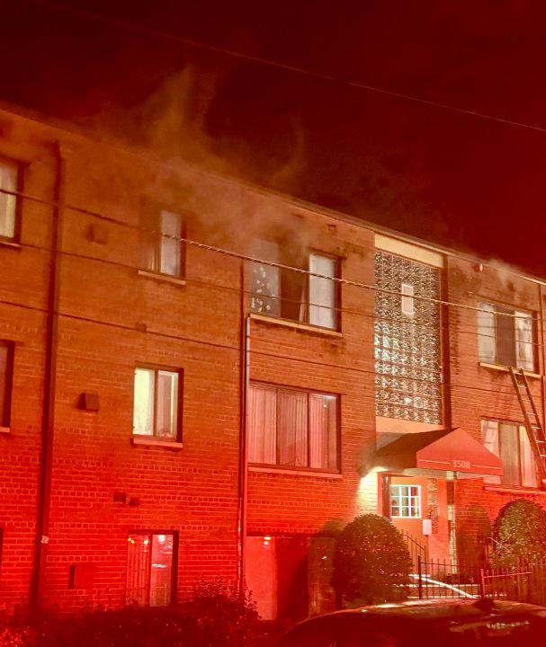 3 hospitalized, 6 rescued via ladder from DC apartment fire