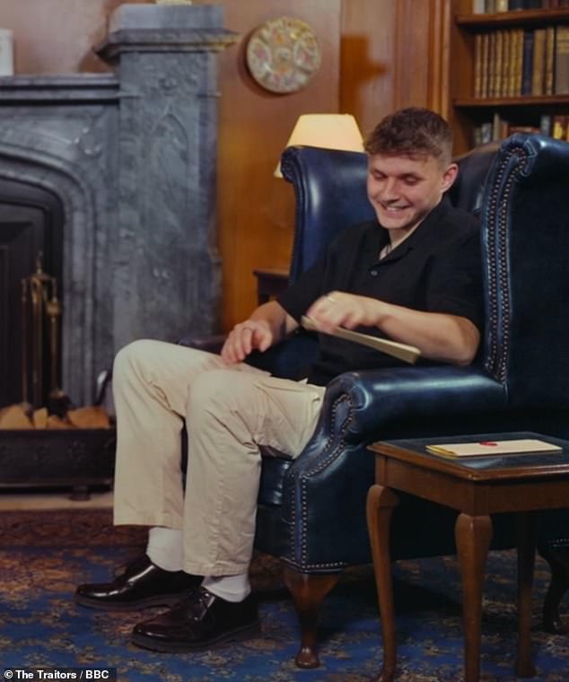 Major Traitors fan theory about mysterious second scroll on Uncloaked ...