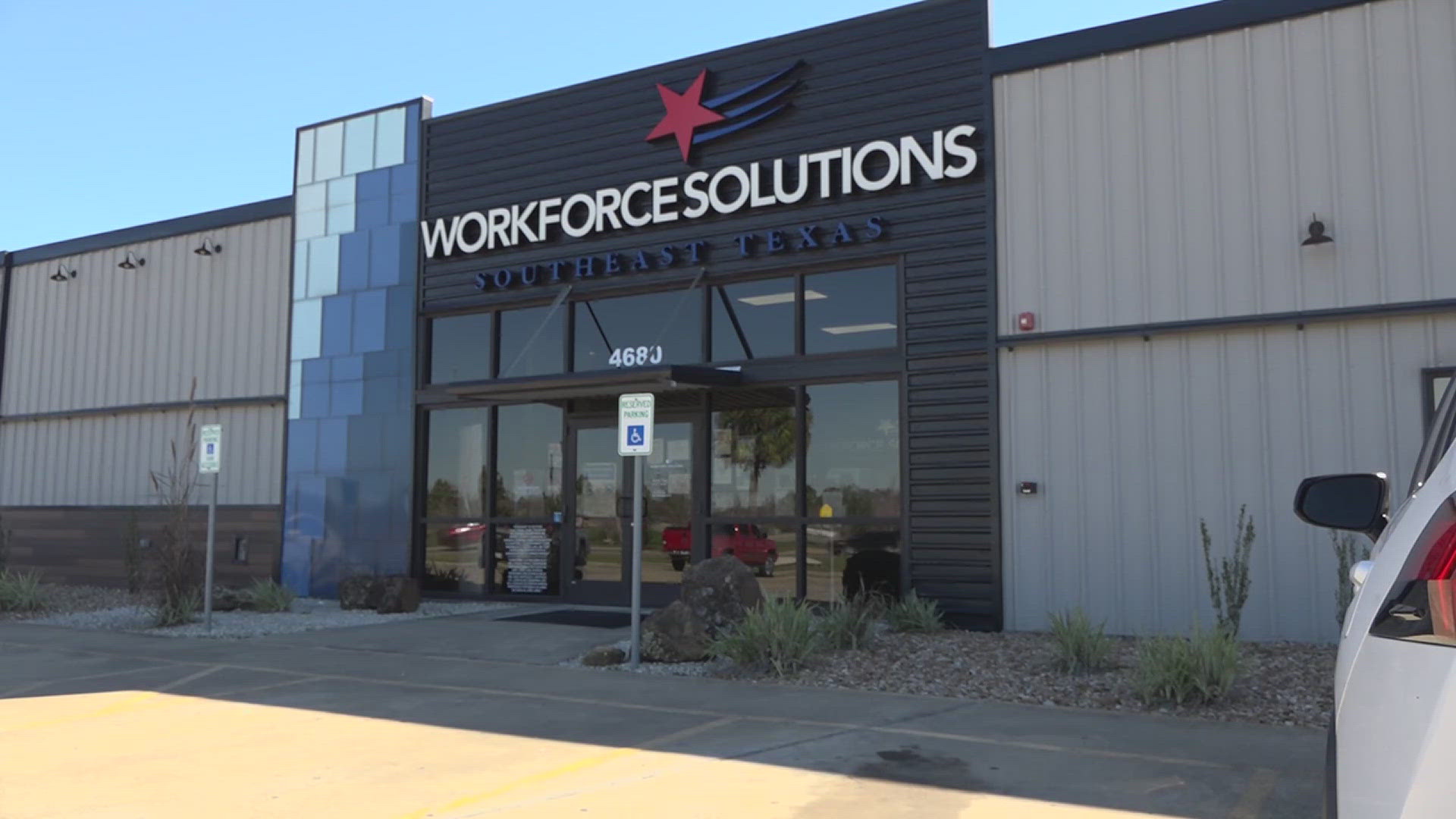 Blue-collar jobs booming in Southeast Texas as employers face labor ...