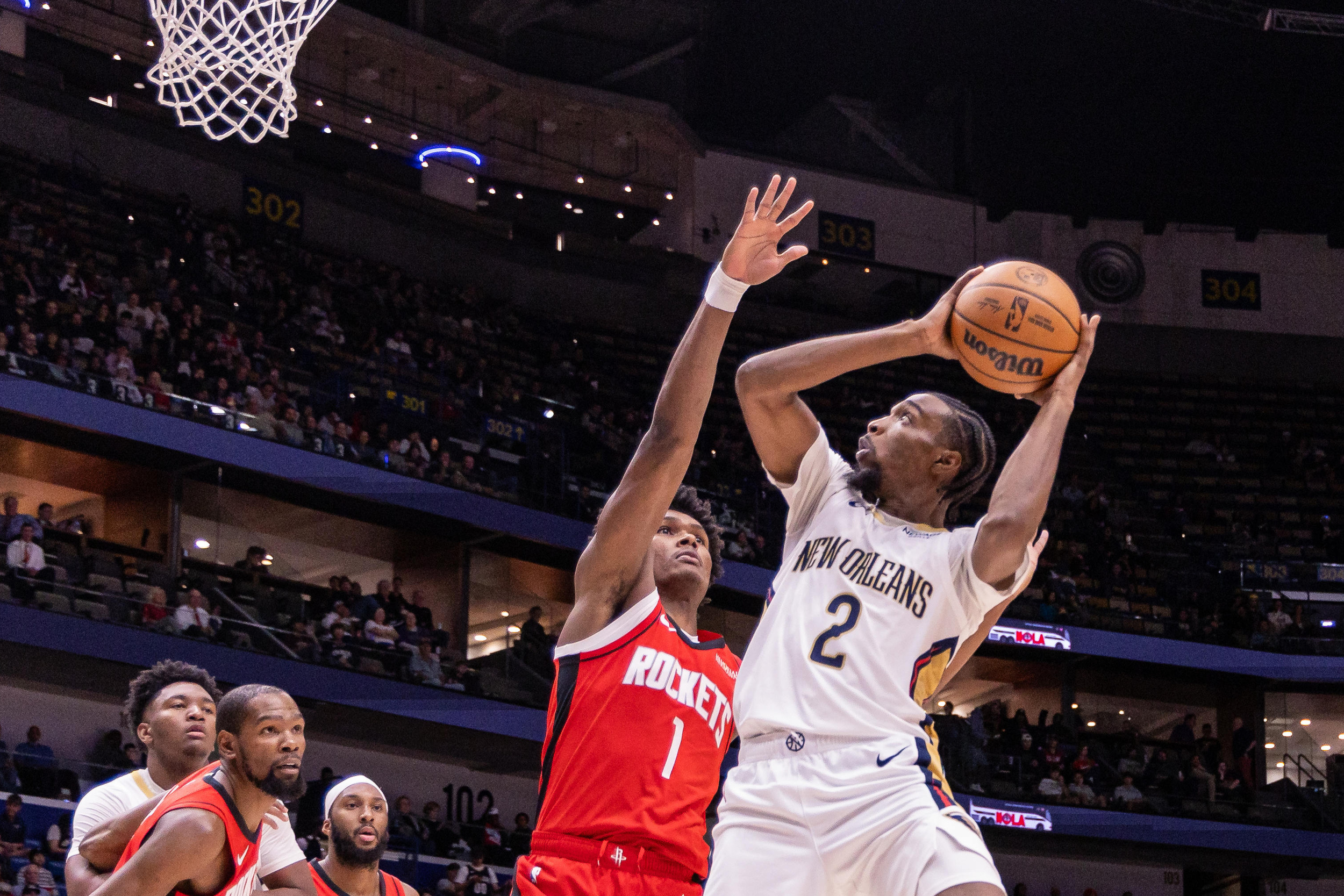 Report: Lakers have mutual interest with a top defender