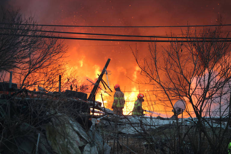 Guryong Village fire prompts response level 2 in Seoul