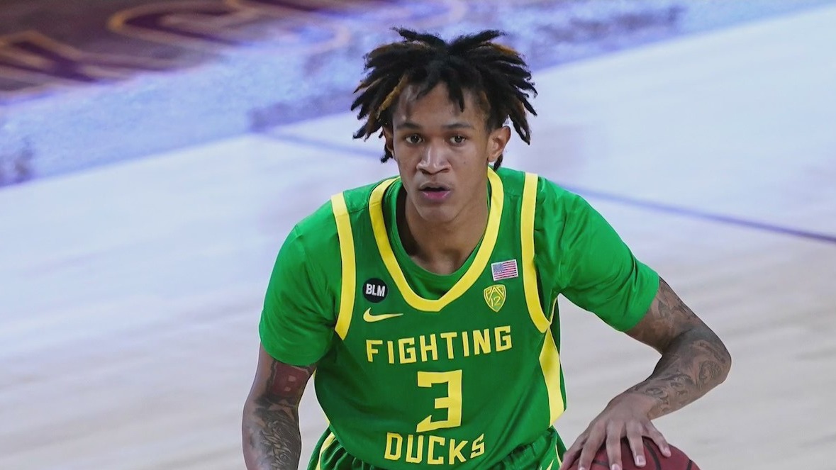 Former Oregon basketball player indicted in college sports betting scheme