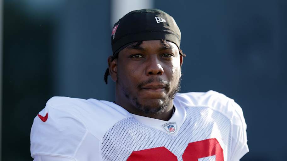 Eagles bring former MAC defensive player of the year back from Canada