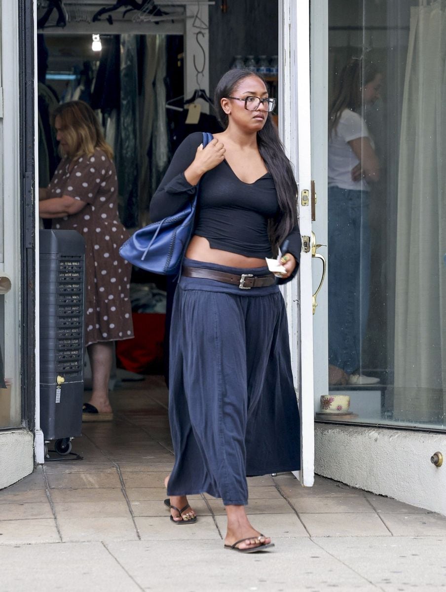 Sasha Obama shows off effortless street-style look with the perfect ...