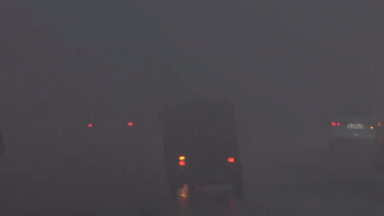 Delhi air quality: AQI remains 'very poor'; dense fog disrupts travel