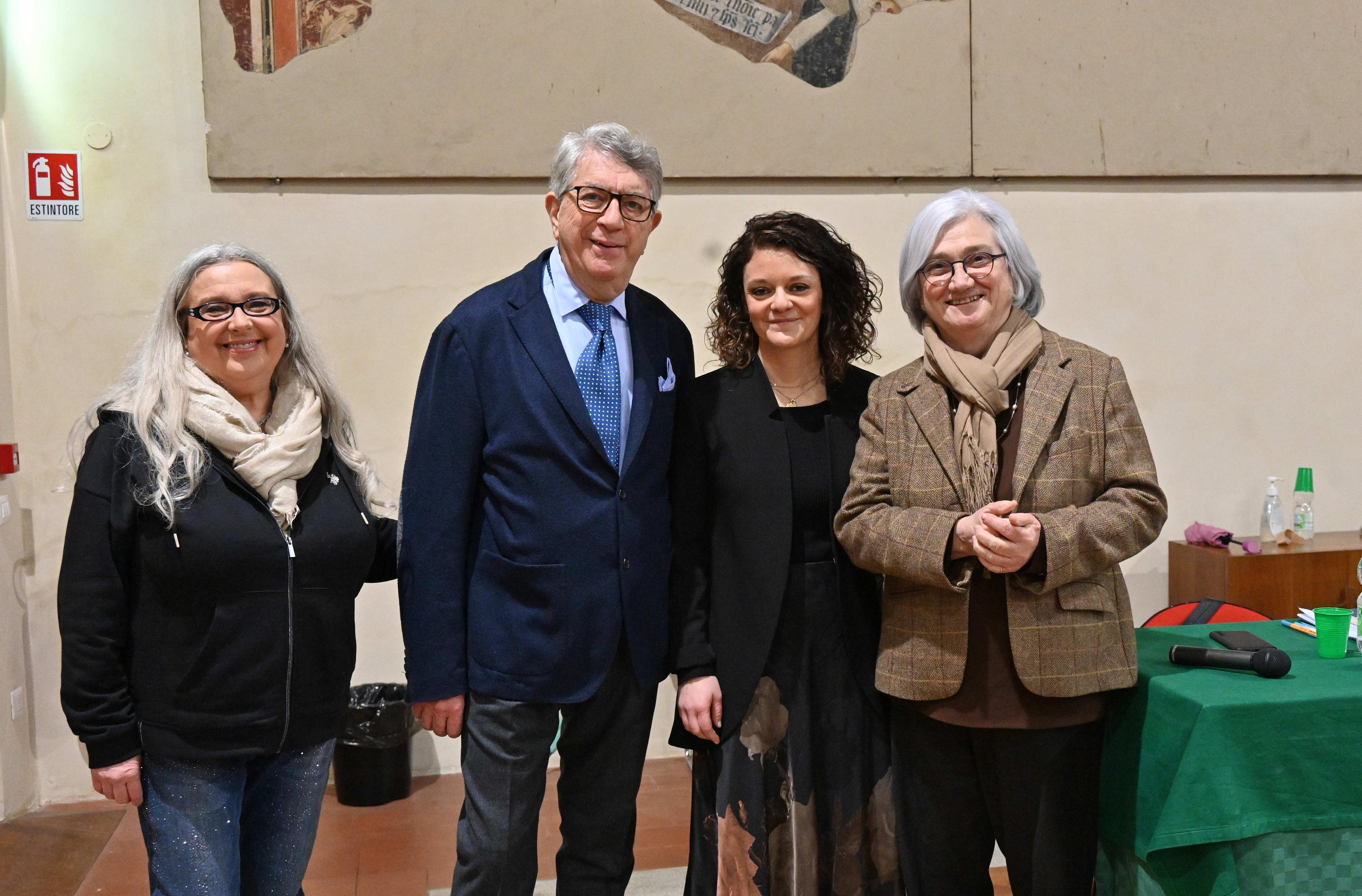 Rosy Bindi a Pistoia fa il pienone: "Sanità uguale per tutti, è un diritto"