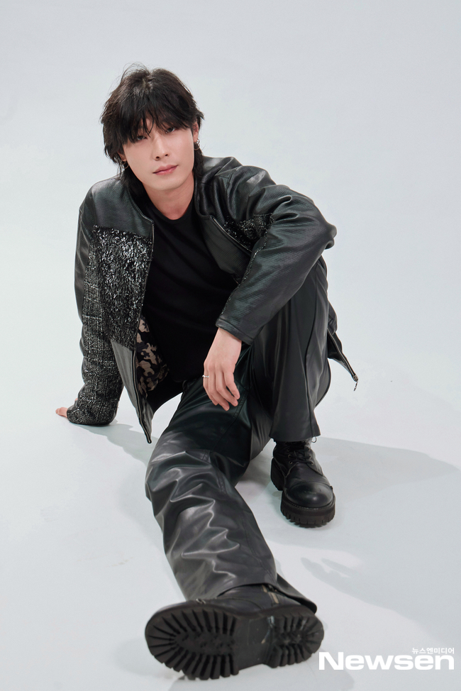 2Z(투지) ZUNON, 포즈는 강렬하게[포토엔HD]