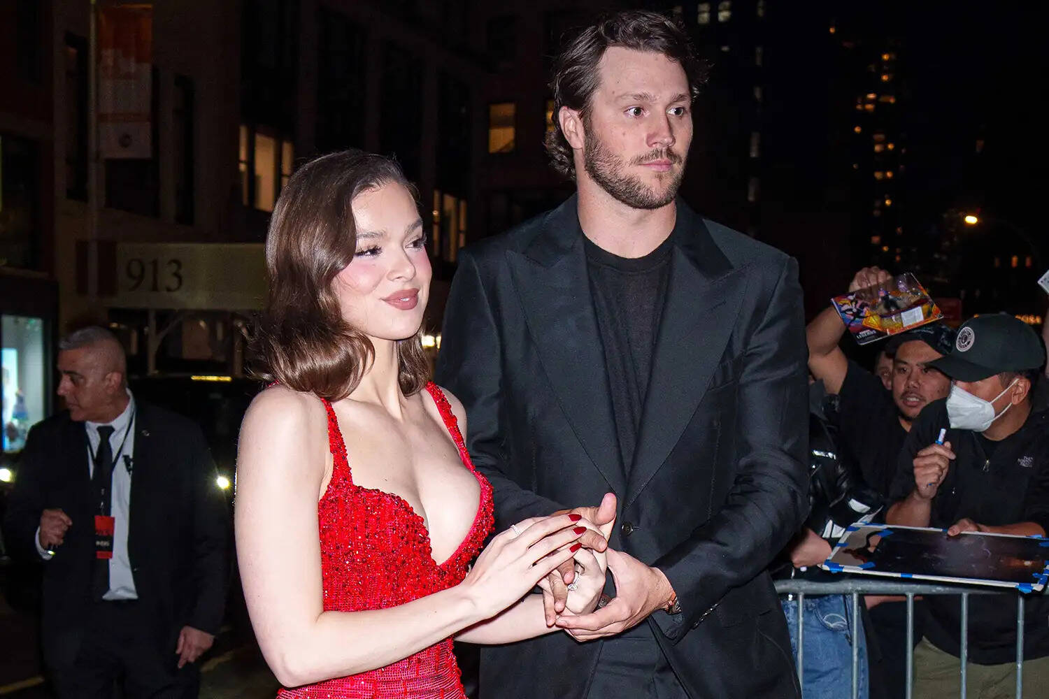 Josh Allen proves husband goals with perfect quip after Hailee ...