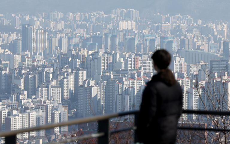 Seoul private apartment prices hit record 52.7 million won