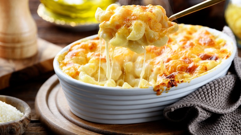 Give mac and cheese a French twist with this canned ingredient