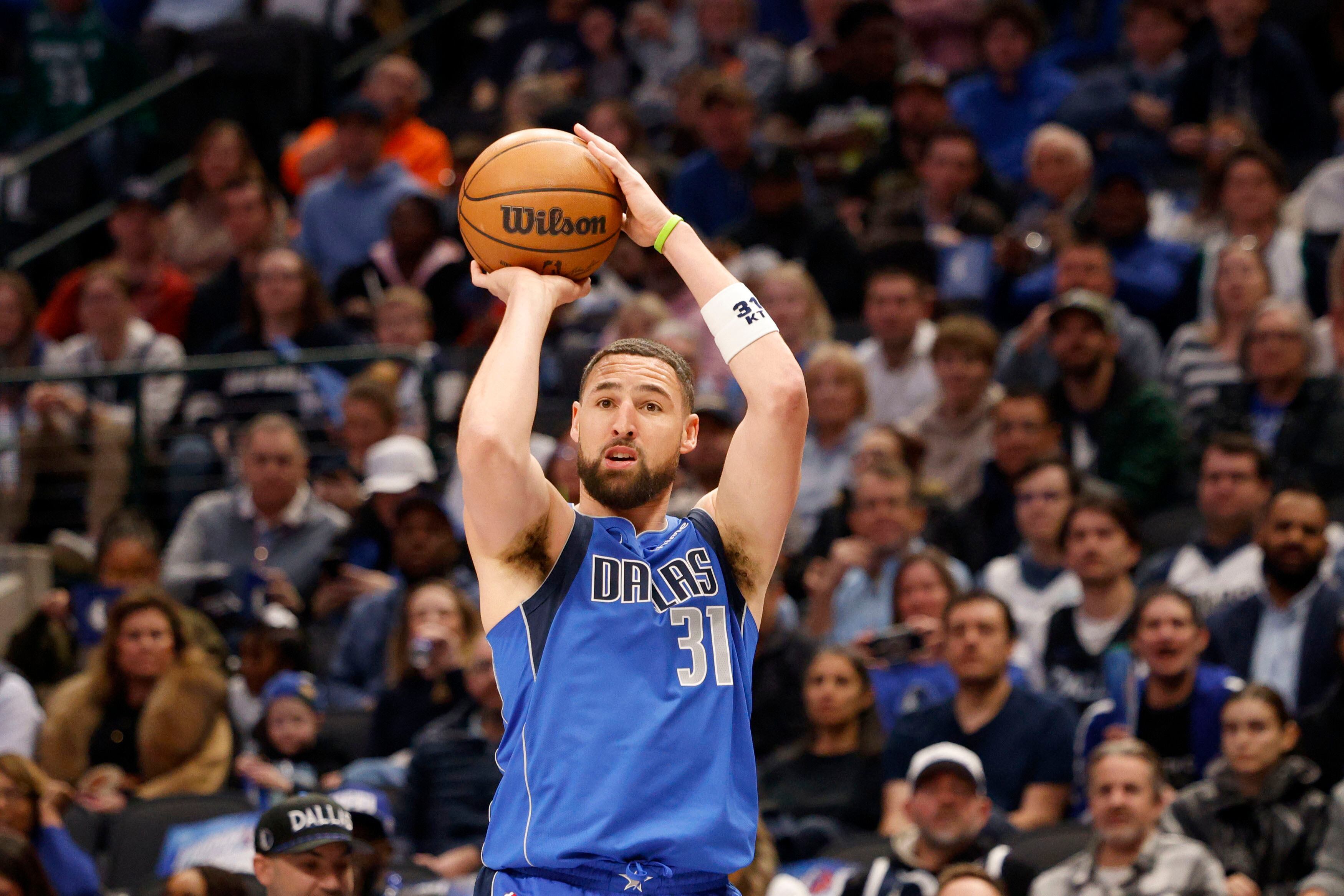 Klay Thompson makes history, leads plucky Mavericks fill-ins to runaway ...