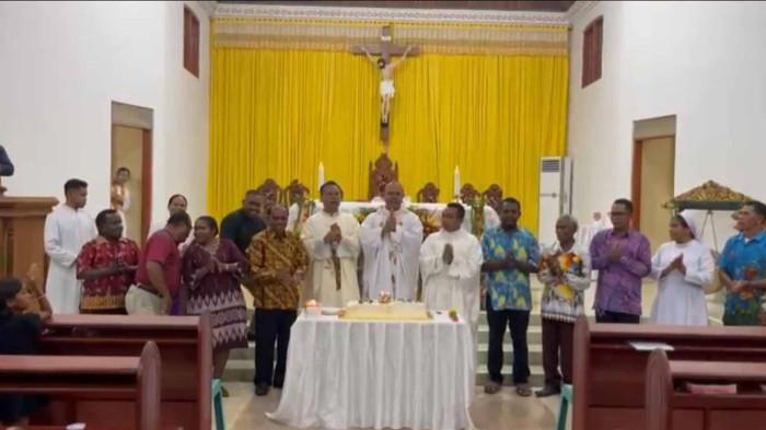 HUT 22 Paroki St. Arnoldus Janssen Malanu Sorong: Merayakan ...
