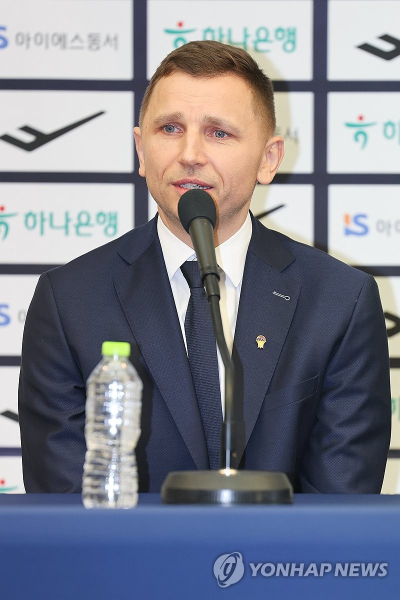 New head coach of S Korea's national basketball team