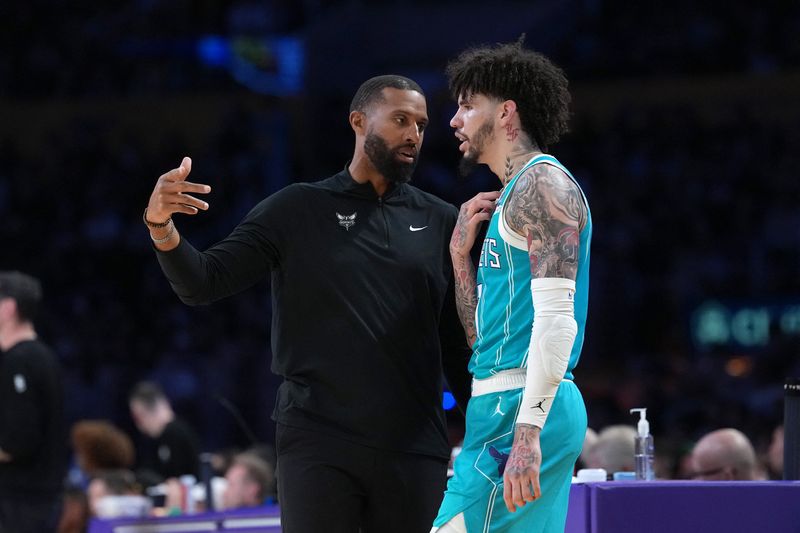 Lakers keep stumbling, fall to LaMelo Ball, Hornets at home