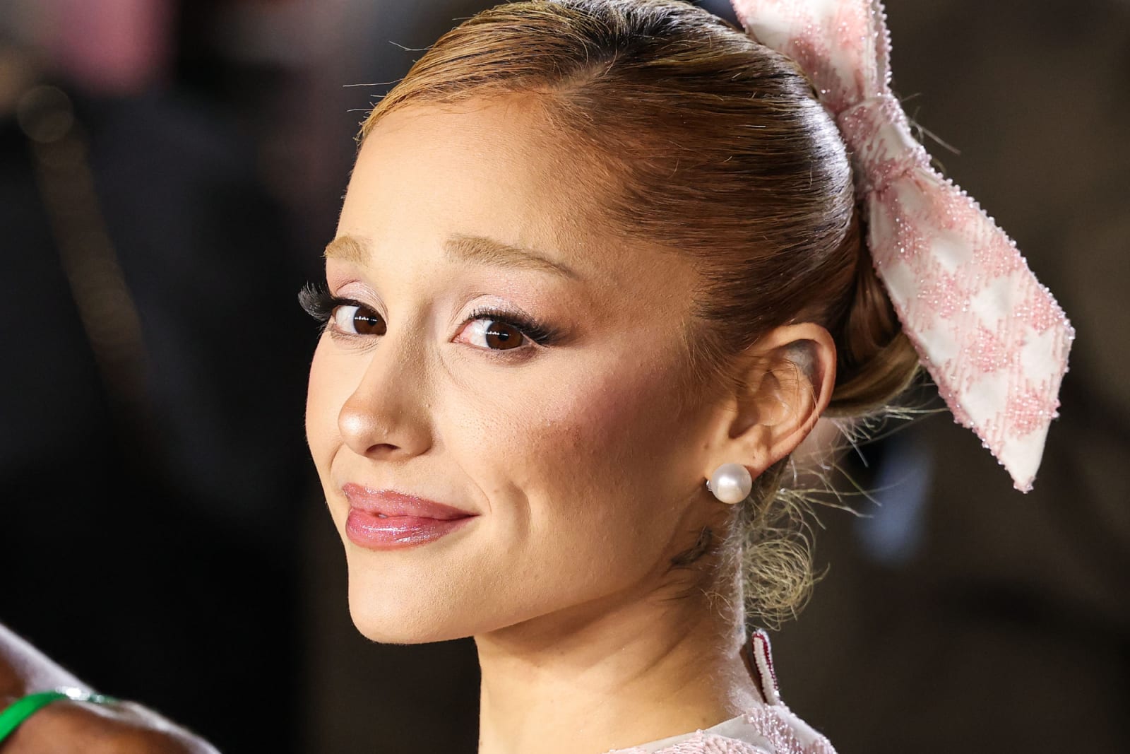 Leighton Meester caught on camera mocking Ariana Grande—shade or sass?