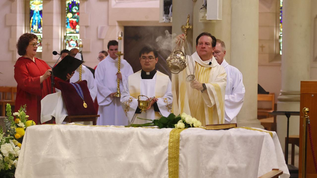 ‘Thank you’: Rivals mourn political legend