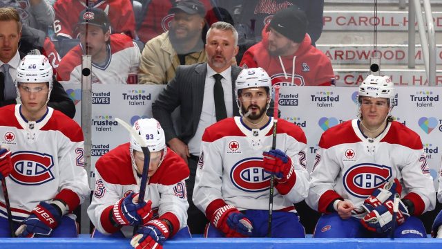 Friday four: Should Maple Leafs carry three goalies when Stolarz returns?