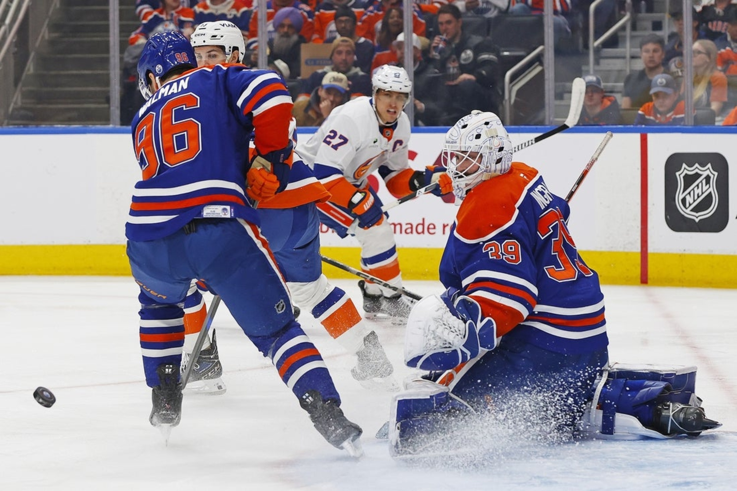 Ilya Sorokin stops 35 shots as Islanders blank Oilers