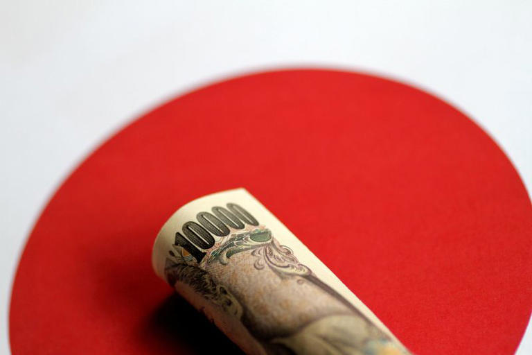 Yen rallies as Japan floats chance of joint intervention with US