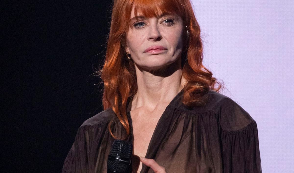 Axelle Red perd soudainement l'équilibre sur scène en plein tournage d ...