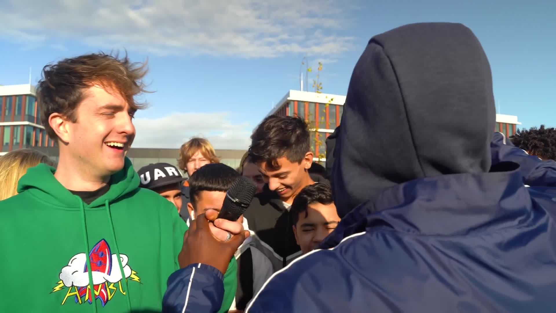 Op zoek naar de gekste studenten op verschillende scholen