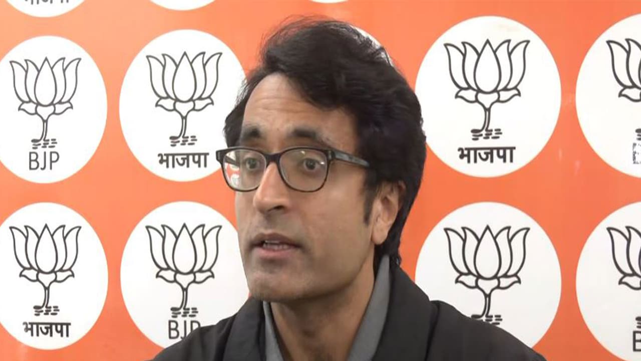 'Thieves making excuses': BJP hits out at Rahul Gandhi over BMC poll