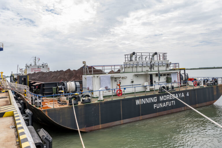 Hopes and fears as Guinea exports iron ore from Simandou mines