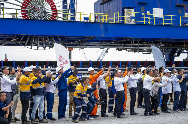 Hopes and fears as Guinea exports iron ore from Simandou mines