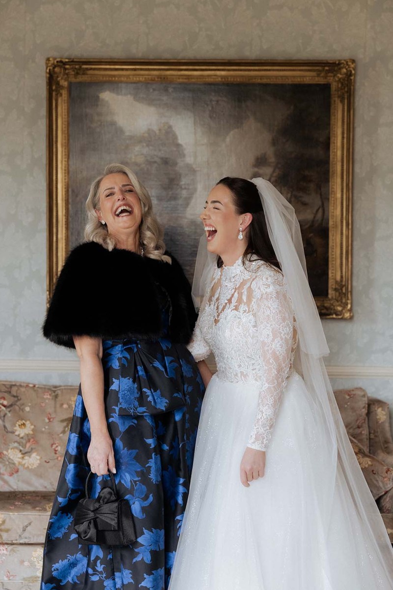 Gorgeous mother of the bride outfits for every type of wedding dress code