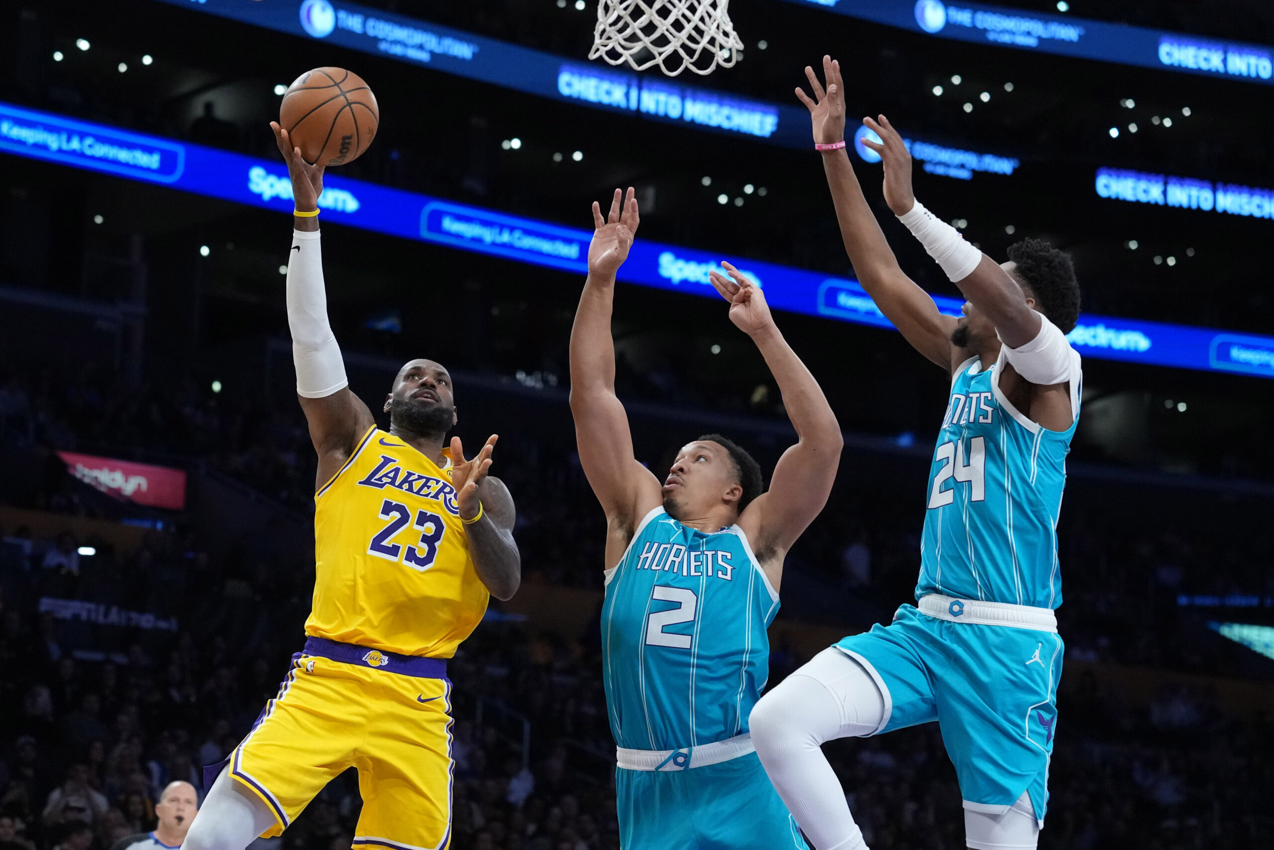 Lakers player ratings: Hornets catch fire as Los Angeles slide backward ...