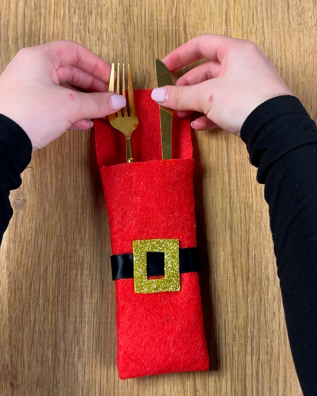 Decorate your utensil holders the festive way🍴