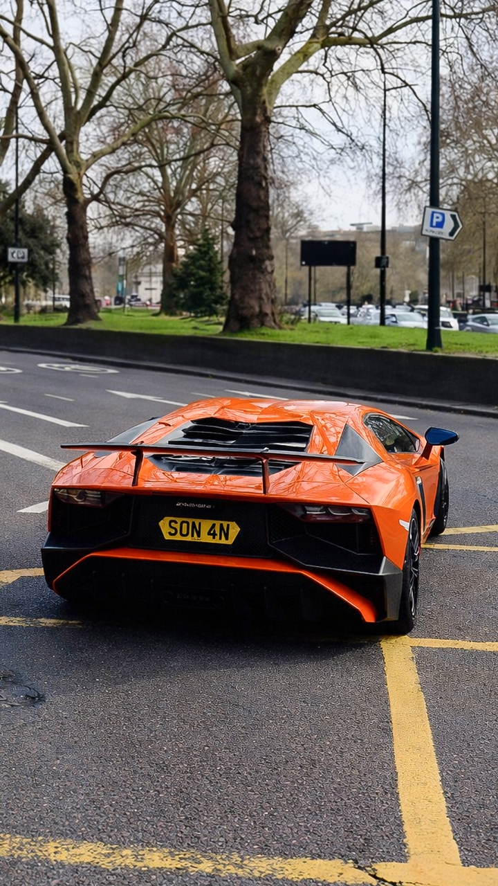This Lamborghini SV makes serious noise