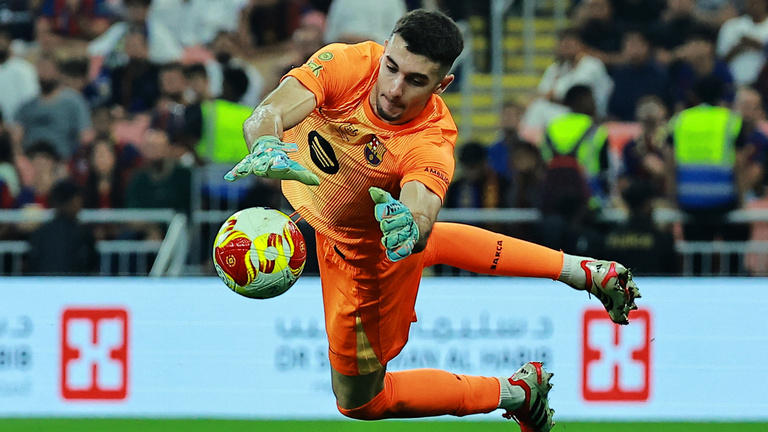 Az ifjú csodakapus mentette meg 94. perces földöntúli bravúrjával a ...