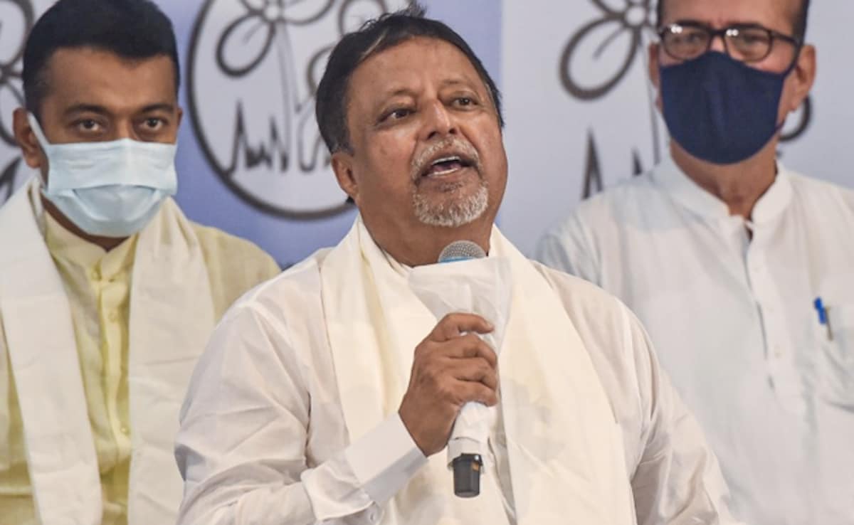 Supreme Court stays Calcutta High Court verdict disqualifying Mukul Roy ...