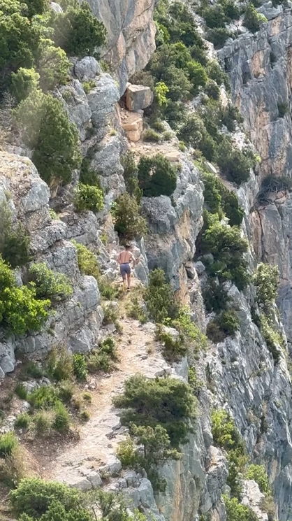 26-meter run and jump in the Verdon Gorge