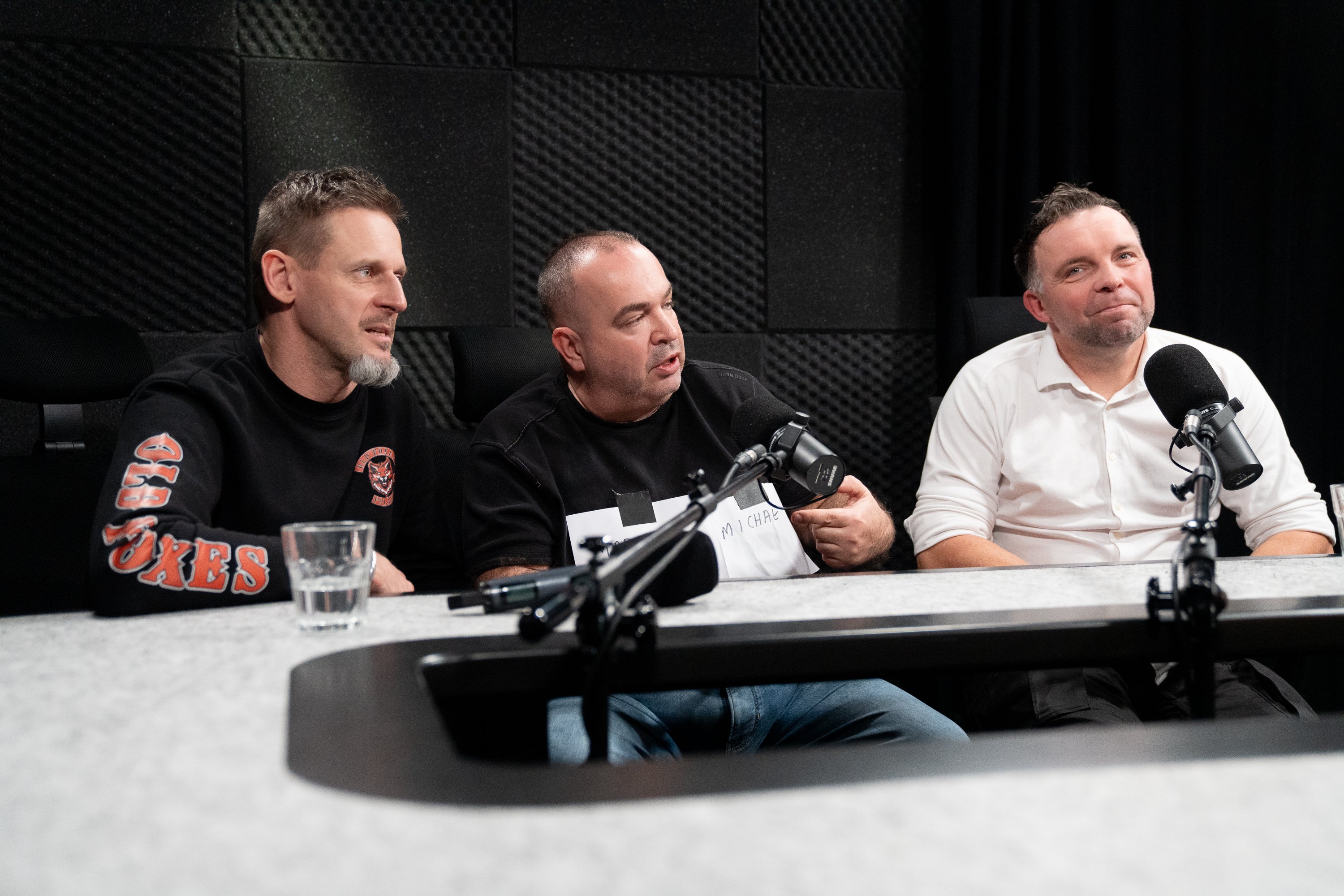 Fala komentarzy pod oświadczeniem Kabaretu Ani Mru-Mru. Fani poruszeni