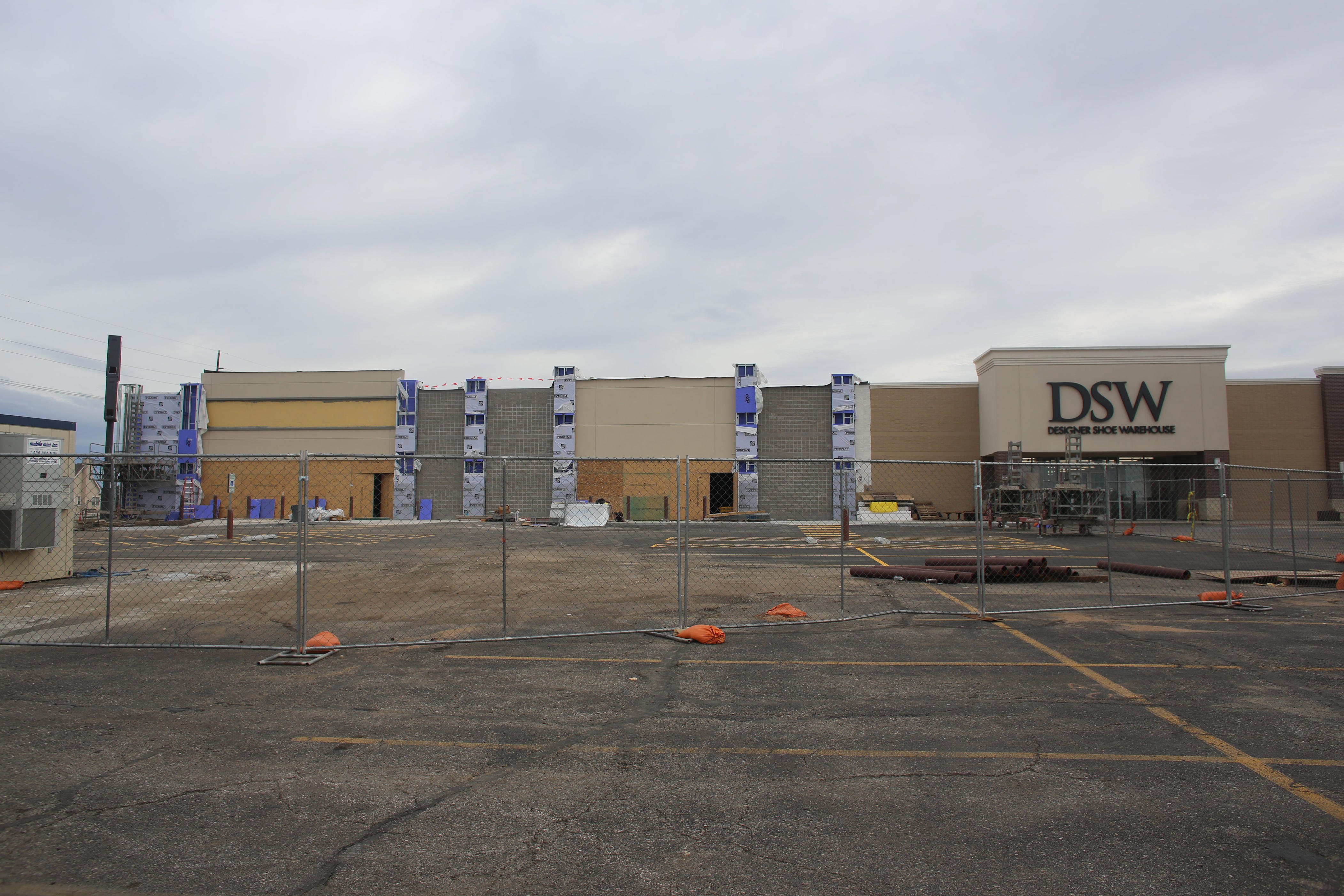 Sports store and Skechers are moving into this Topeka shopping center