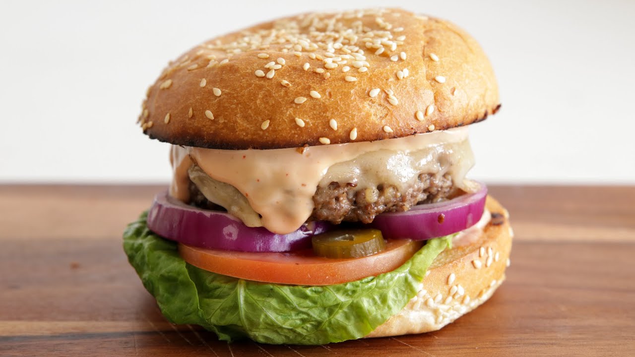 How a simple hamburger becomes restaurant-level with one technique