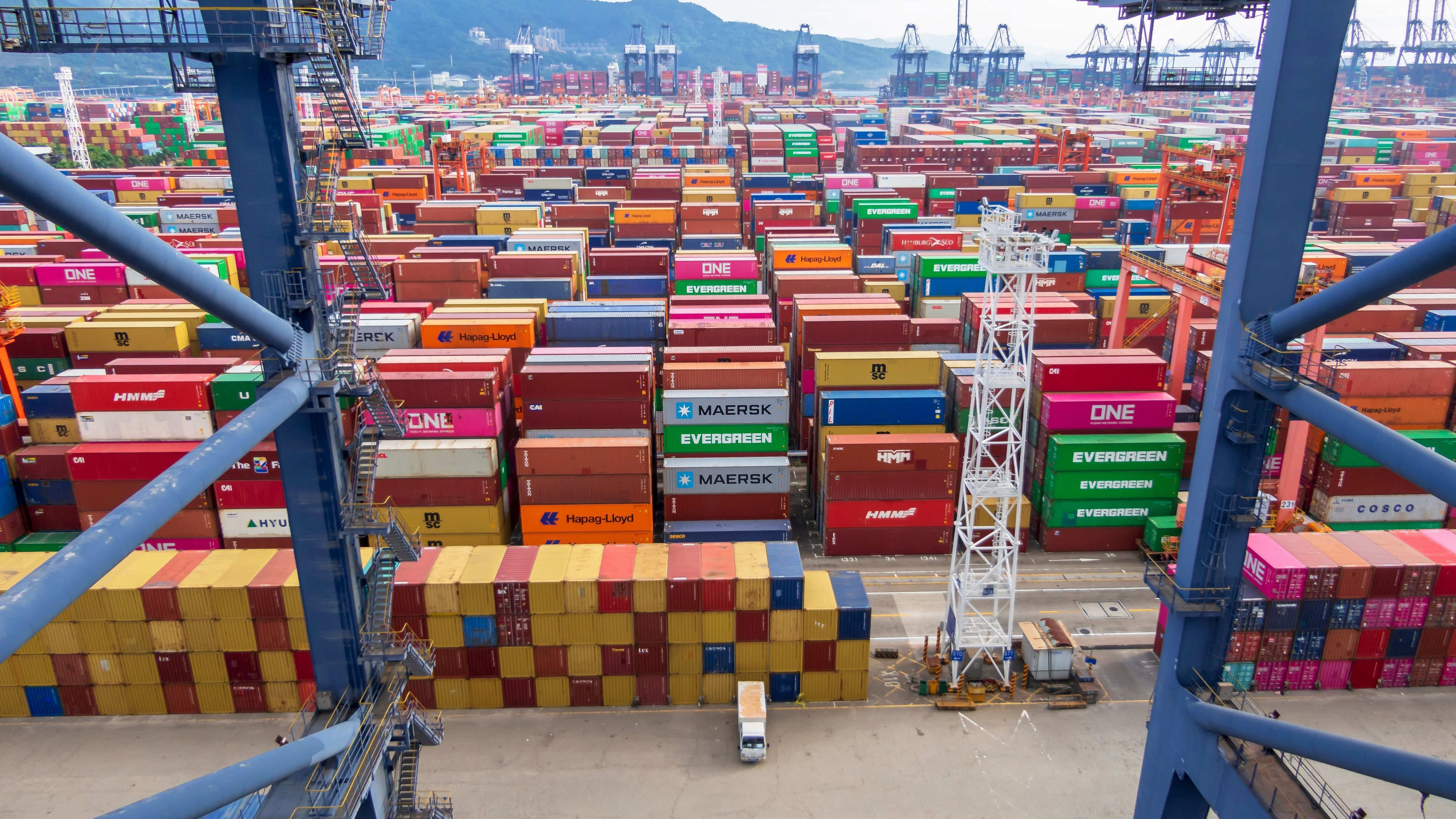 Import z Chin nakręca nasz deficyt handlowy. Temu i Shein zacierają ręce