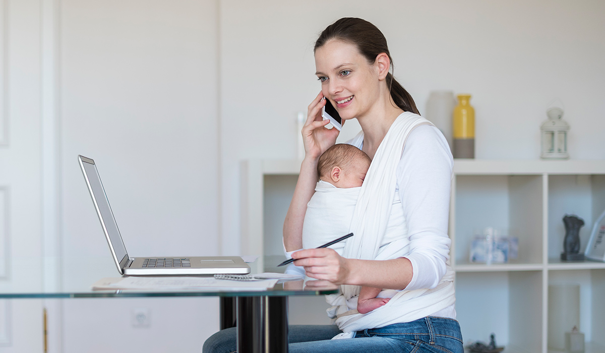 Baby wearing has benefits but this Irish kids’ doctor is urging parents ...