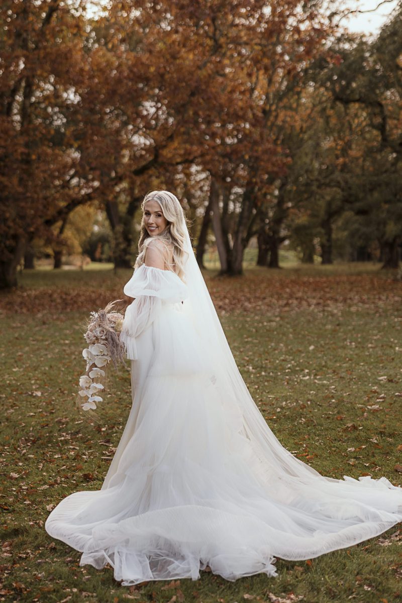 A softly rustic Mount Juliet wedding with a magical muted palette ...