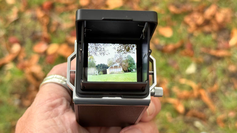 Chuzhao digital camera review: a tiny toy camera that models itself ...