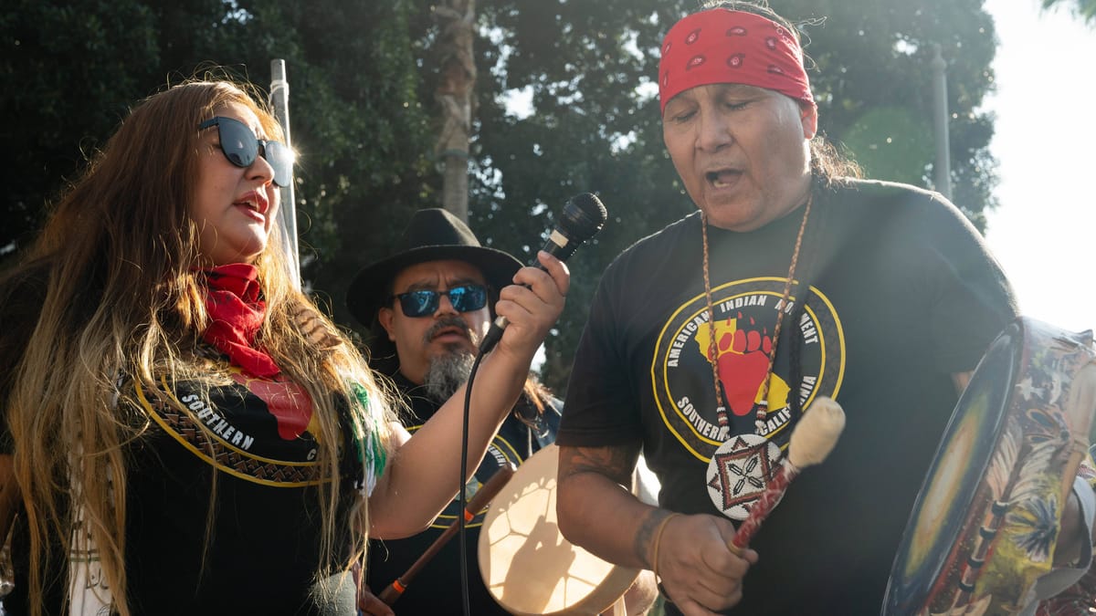 Warum manche Kulturen laut trommeln, bis Menschen in Trance fallen