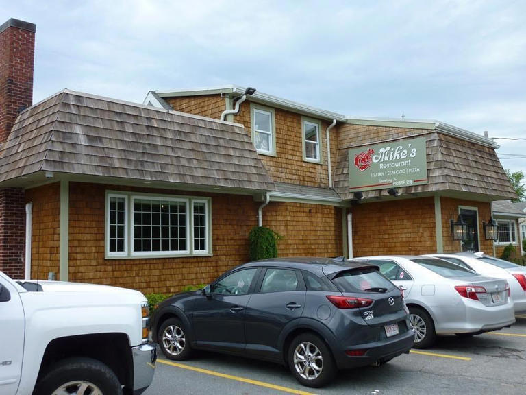 Mike's Restaurant reopens, seafood football special: New Bedford eats