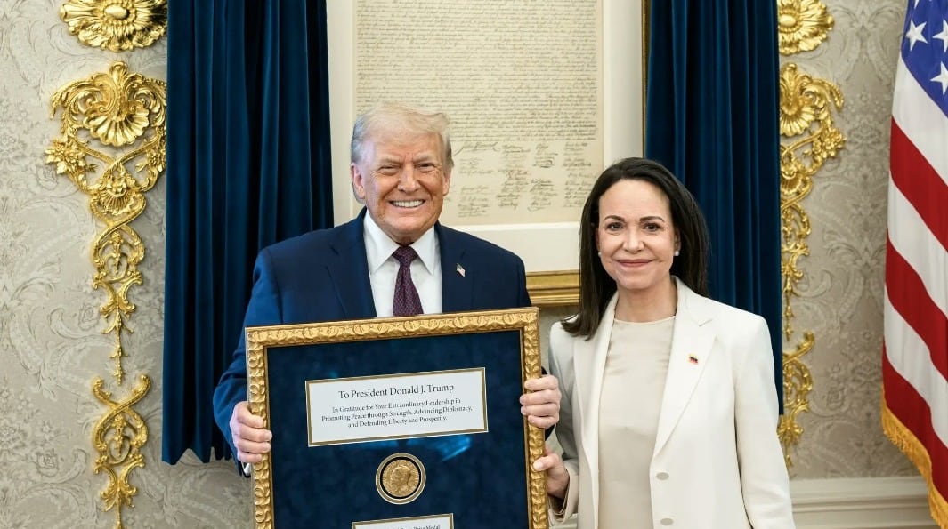 Trump confirma que Machado le entregó la medalla del Nobel de la Paz ...