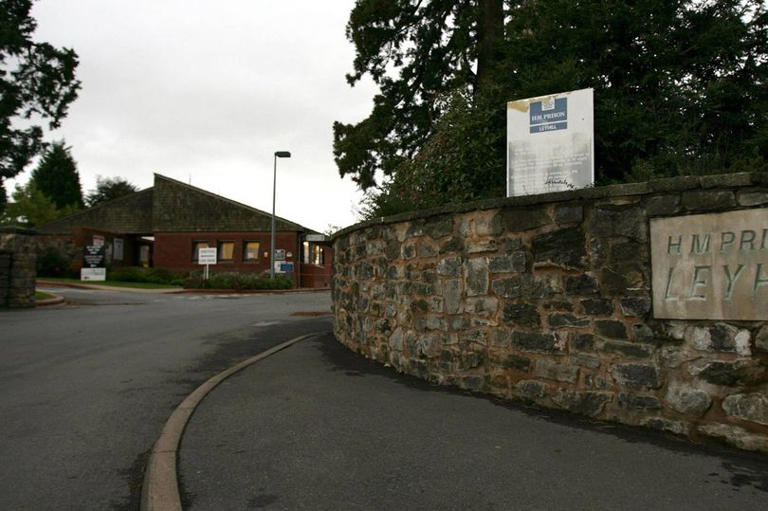 Prison worker jailed for 'hotels and restaurants' affair with drug ...