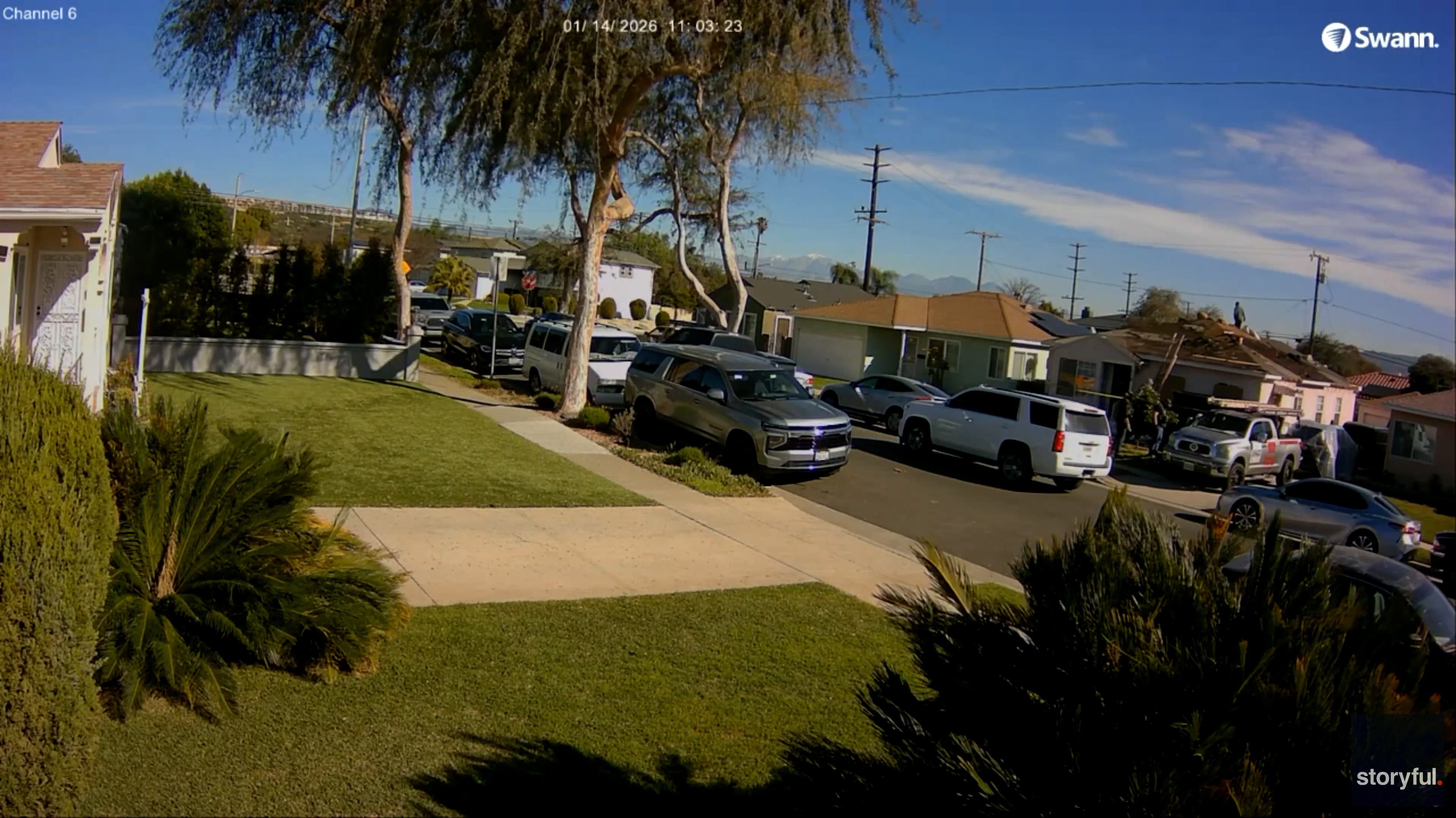 Workers jump from roofs to escape ICE raid in California in wild scenes